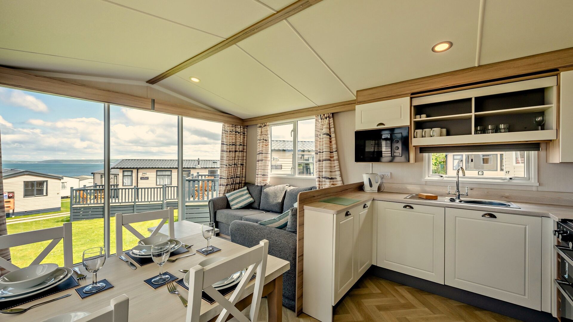 Beachside Static Caravans for Self Catering in Westward Ho!