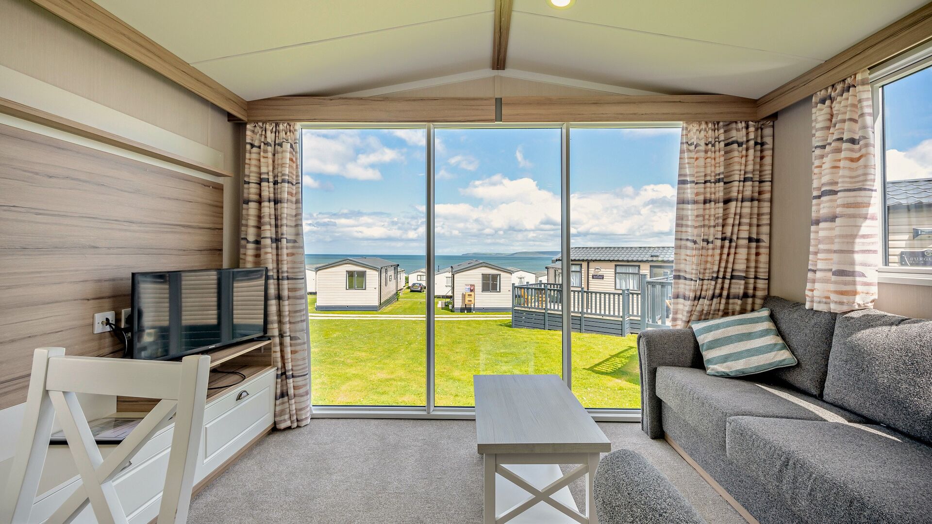 Beachside Static Caravans for Self Catering in Westward Ho!