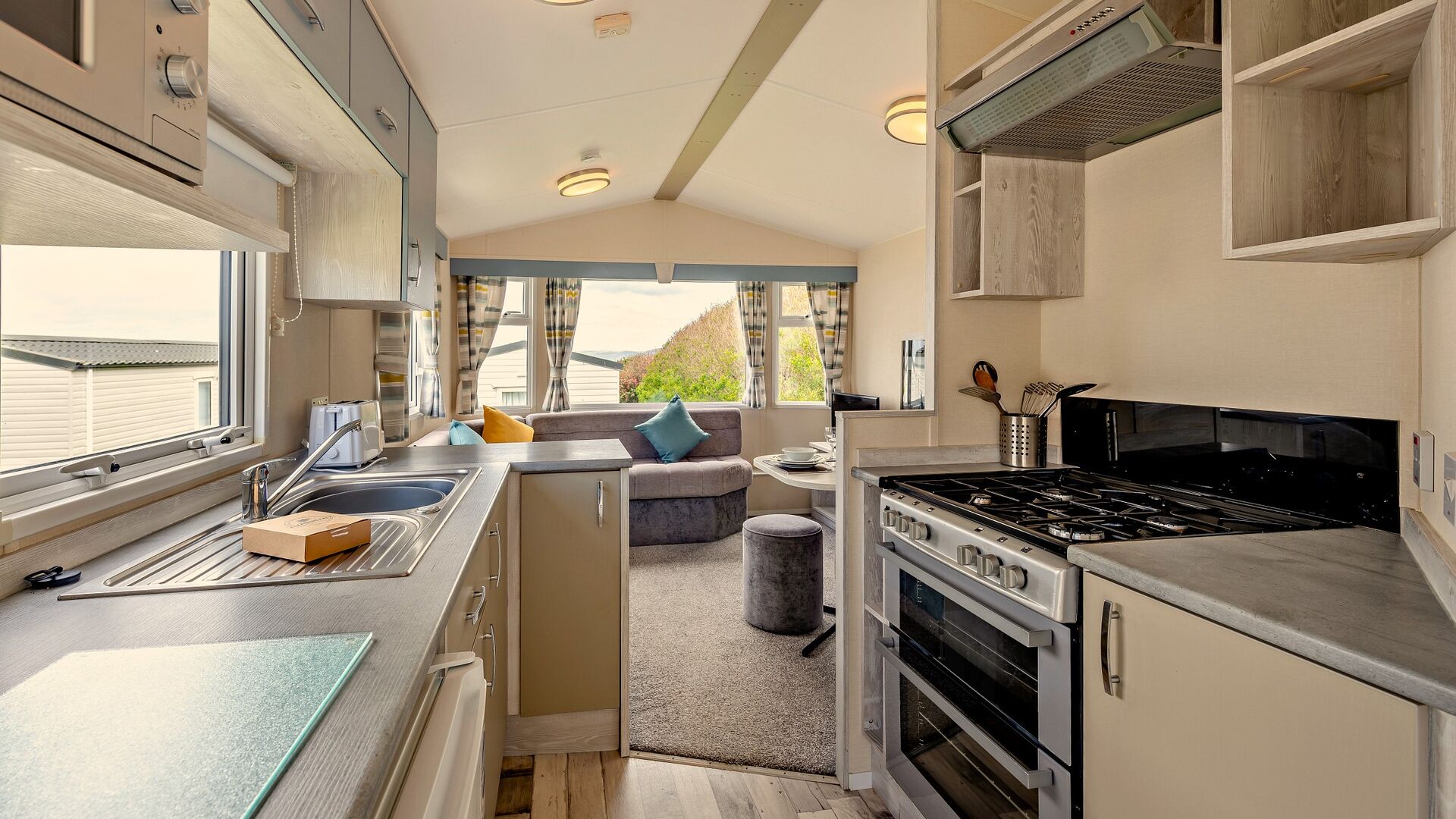 Beachside Static Caravans for Self Catering in Westward Ho!